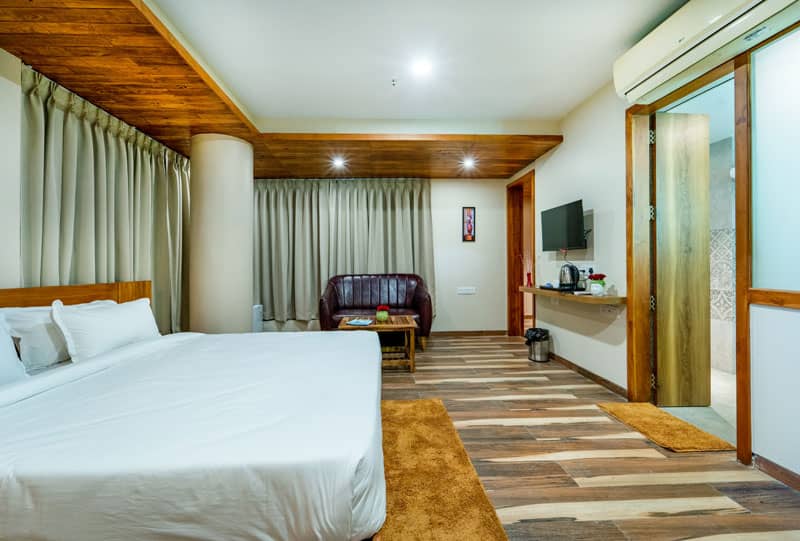 Book Now Hotel Rooms In Pune Hadapsar Moistin